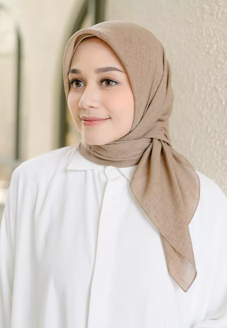 Jual Lozy Hijab Maka Square Beige Original 2024 | ZALORA Indonesia