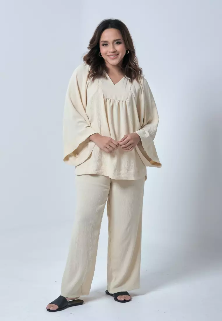 Buy POYA Light Lola Set in Cream Online | ZALORA Malaysia