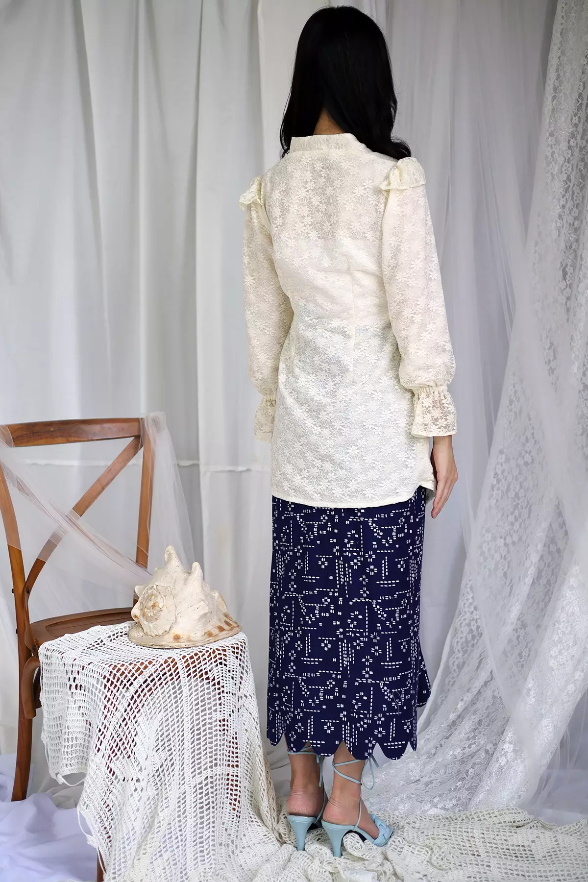 Jual DhieVine Batik Arawinda Bening Embun Kebaya Panjang Asymetris Baju ...