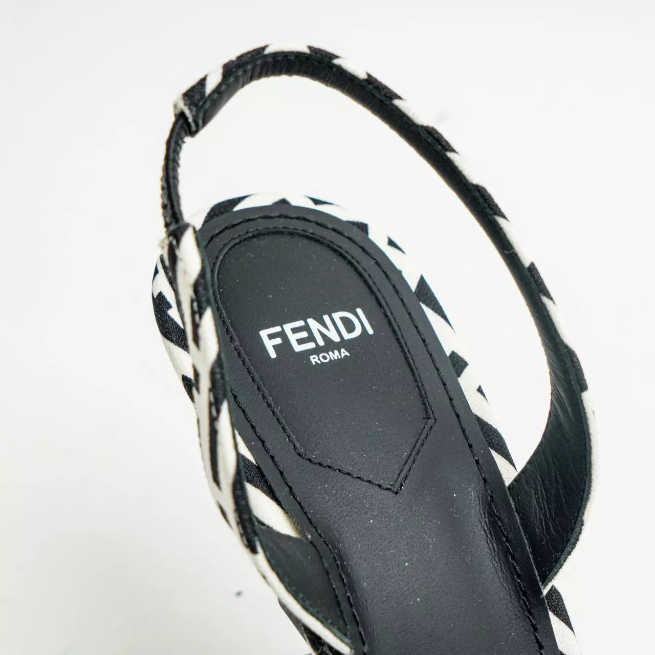 Jual Fendi Geometric Pattern 90 Stiletto Heels Black White Original ...