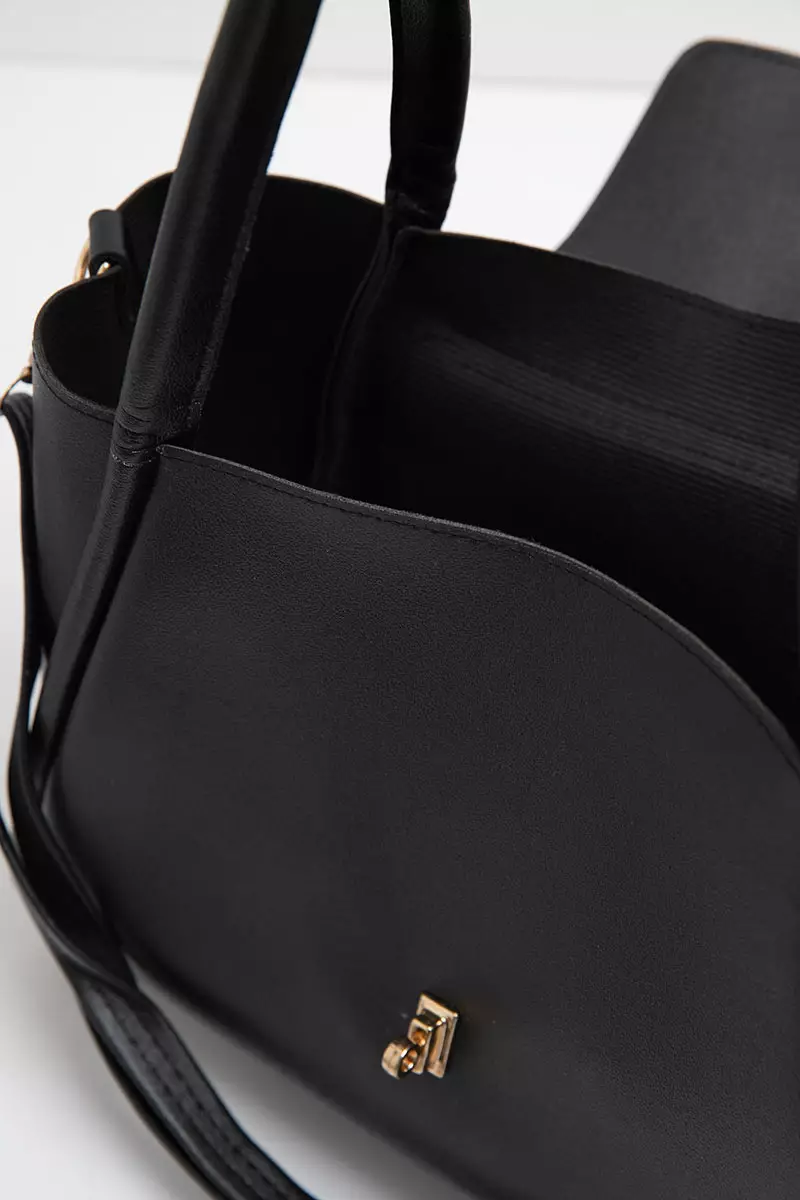 Jual Berrybenka Label Tekka Naomi Tote Bag Black Original 2026 | ZALORA ...