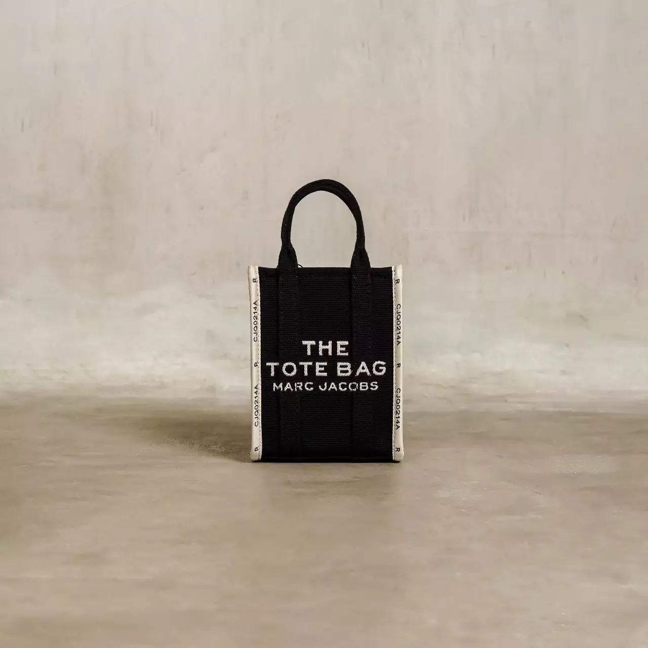 Jual Marc Jacobs Tas MARC JACOBS THE TOTE BAG BEIGE BLACK MINI TOTE BAG ...