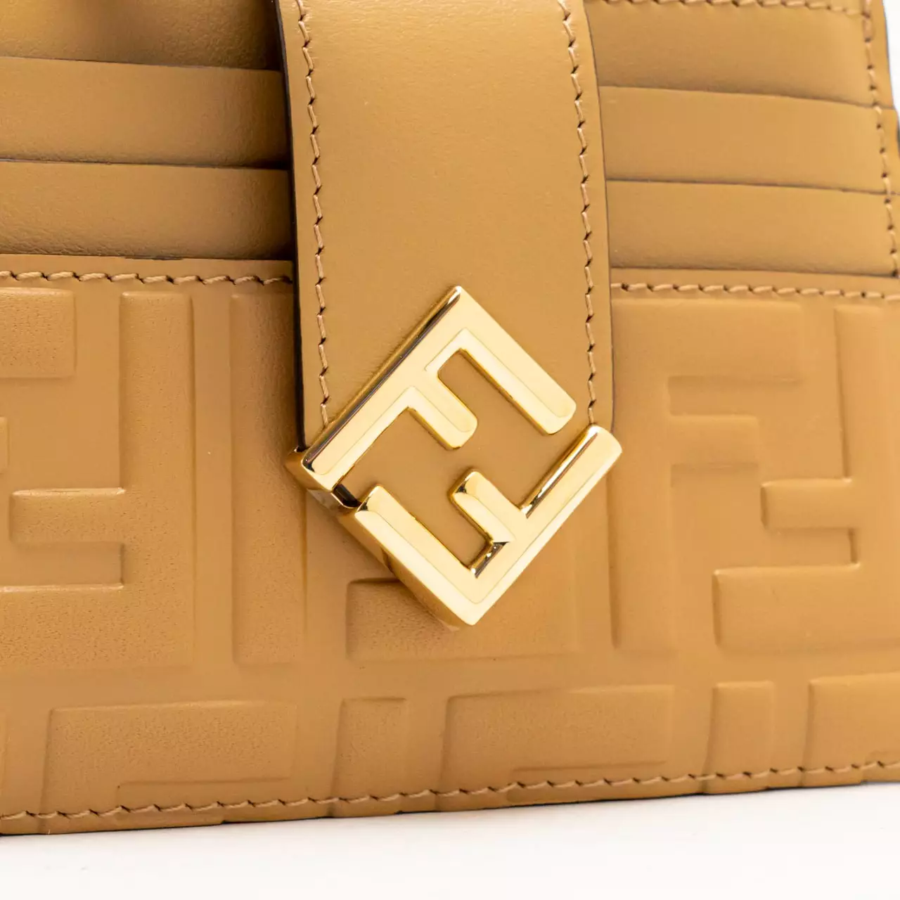 Jual Fendi FF Diamonds Zip Card Case Brown Original 2025 | ZALORA ...