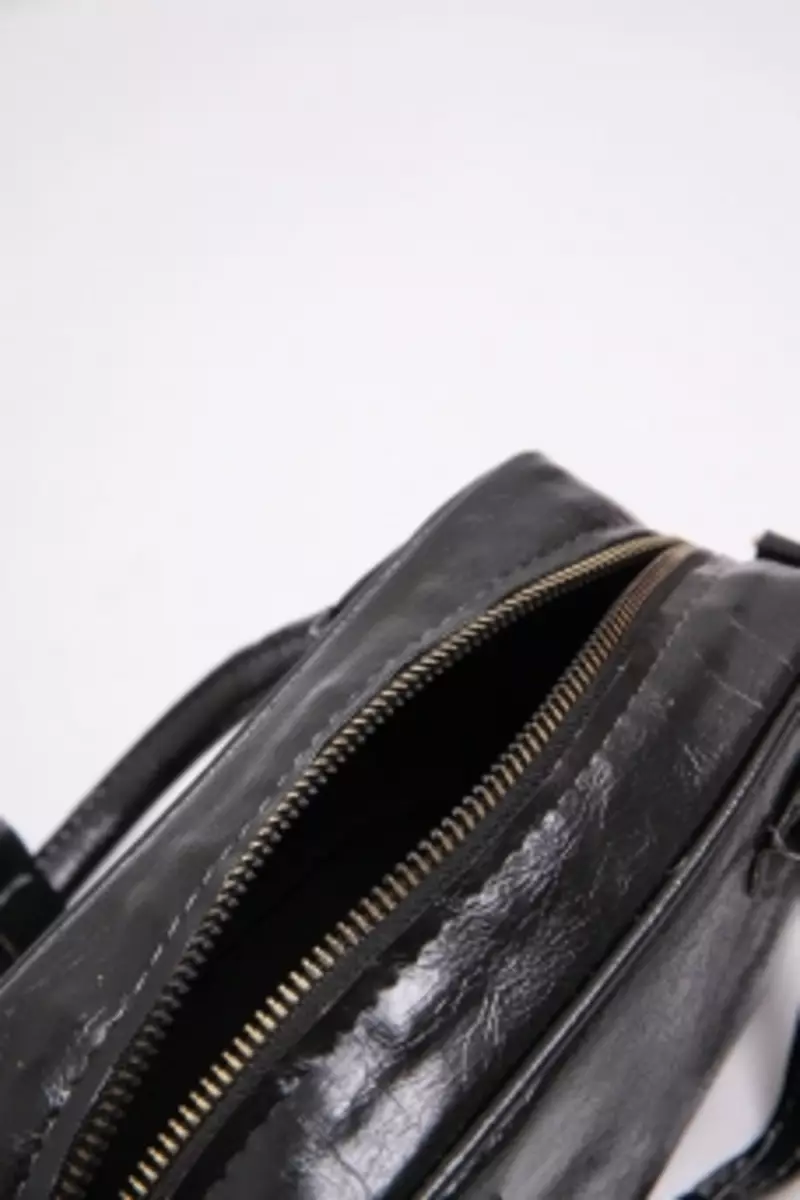 Jual Berrybenka Label Tekka Sally Sling Bag Black Original 2025 ...