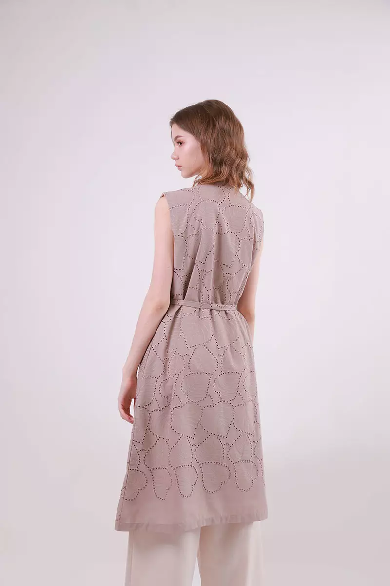 Jual Berrybenka Label Mashiro Embrodered Dress Beige Original 2024 ...