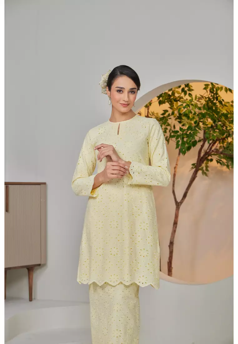 Buy Amar Amran Kurung Moden Sulaman Kasih Evelyn Online | ZALORA Malaysia