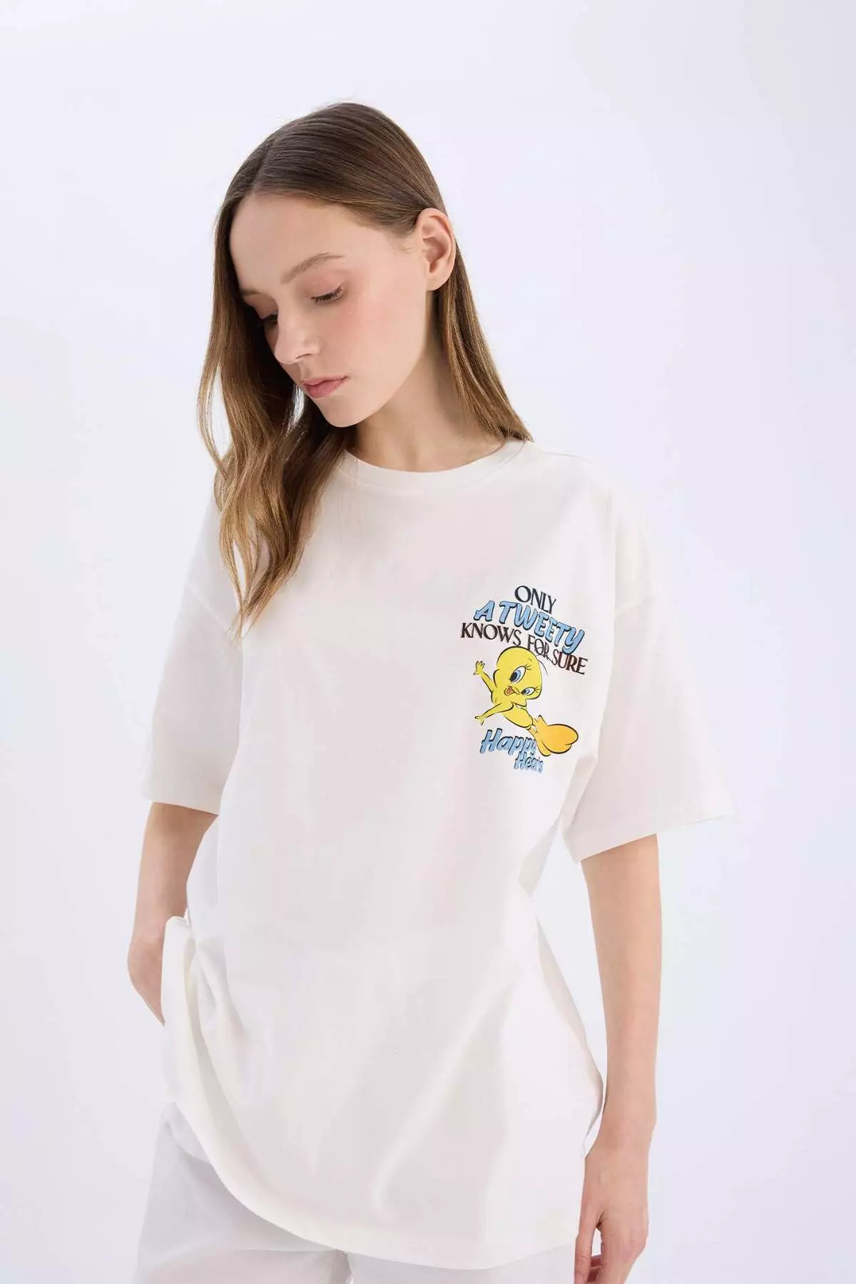 Buy DeFacto Coool Looney Tunes Oversize Wide Fit Crew Neck Back Printed ...