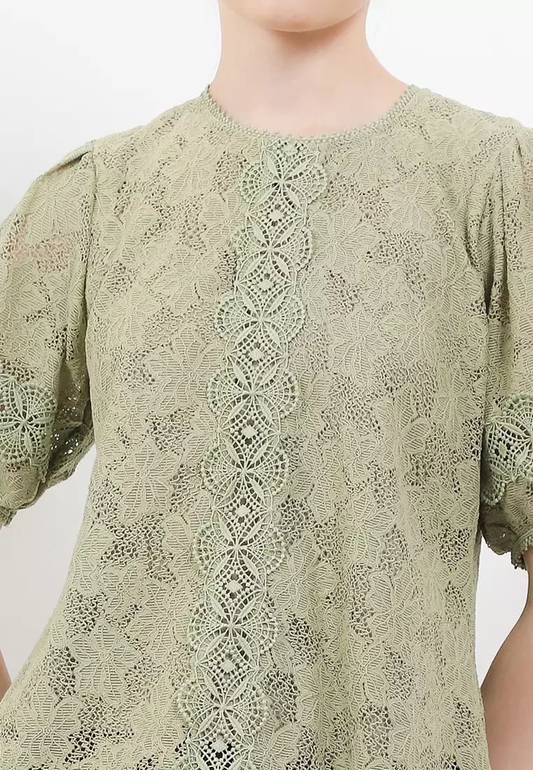 Jual Icons Puff Sleeves Lace Blouse Original 2024 | ZALORA Indonesia