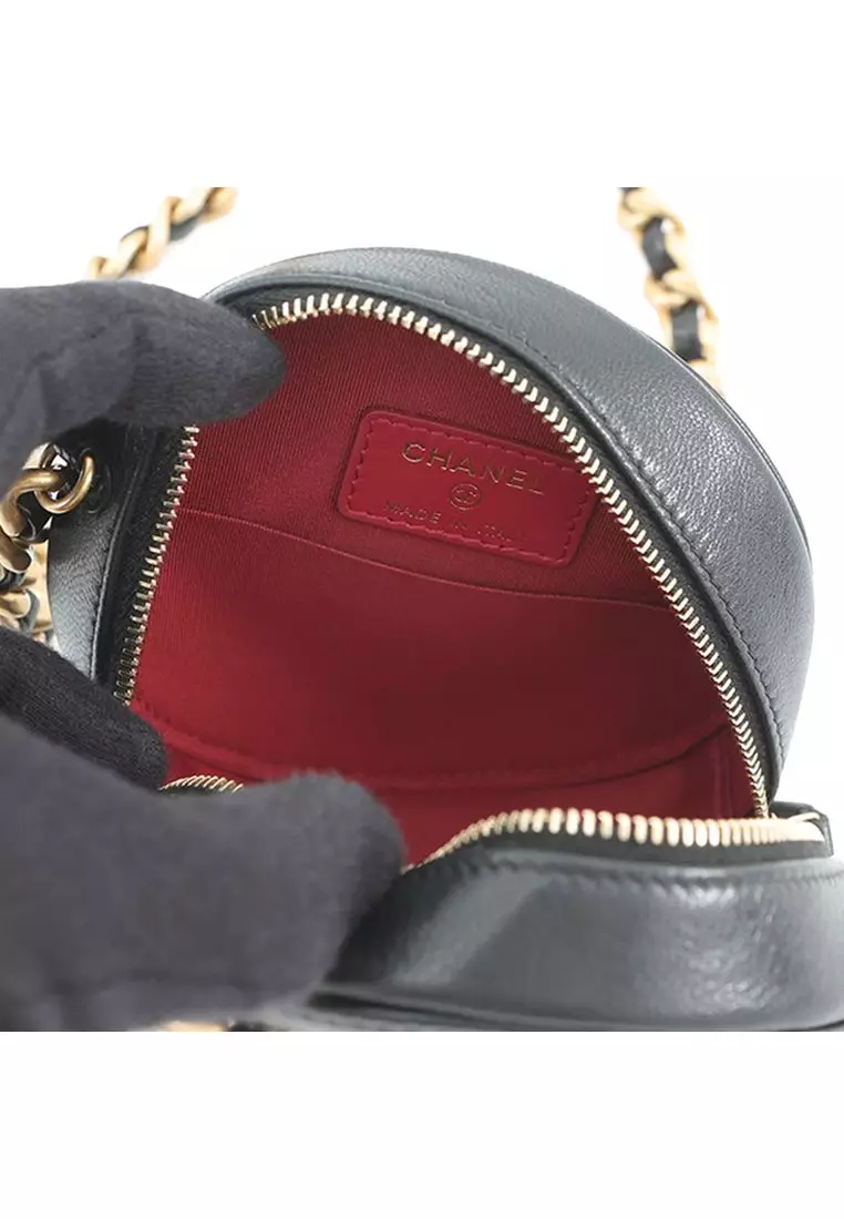 Buy CHANEL Pre-Loved Chanel Lambskin 19 Round Clutch With Chain 2026 ...