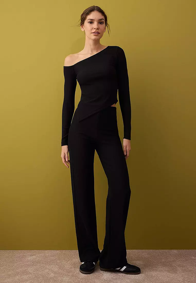 Buy Trendyol Asymmetrical Collar Body-Smoothing Set Online | ZALORA ...