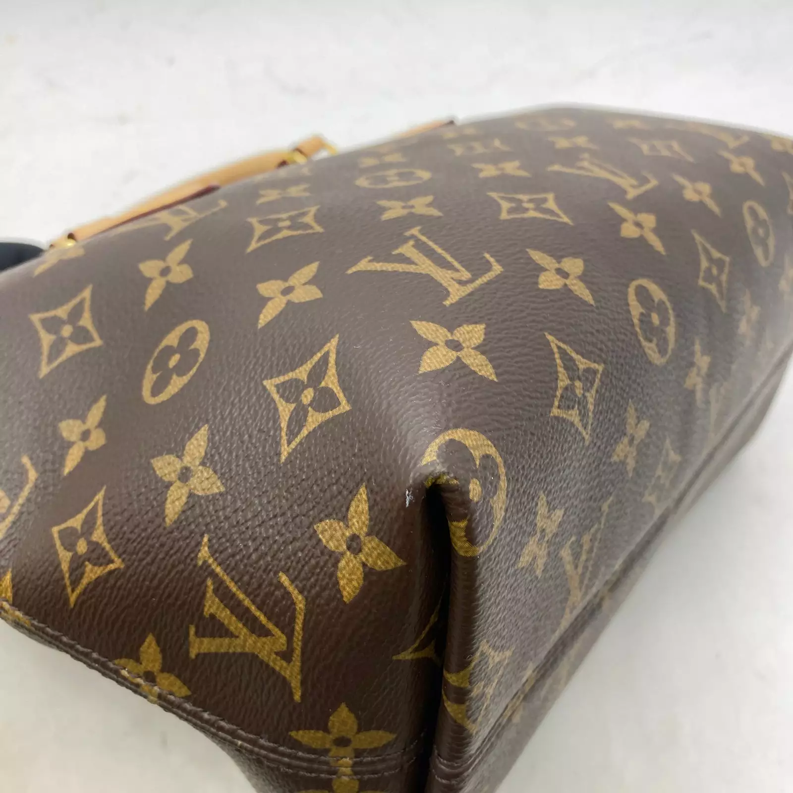 Jual Louis Vuitton Pre-loved Louis Vuitton Boetie PM Monogram GHW Chip ...