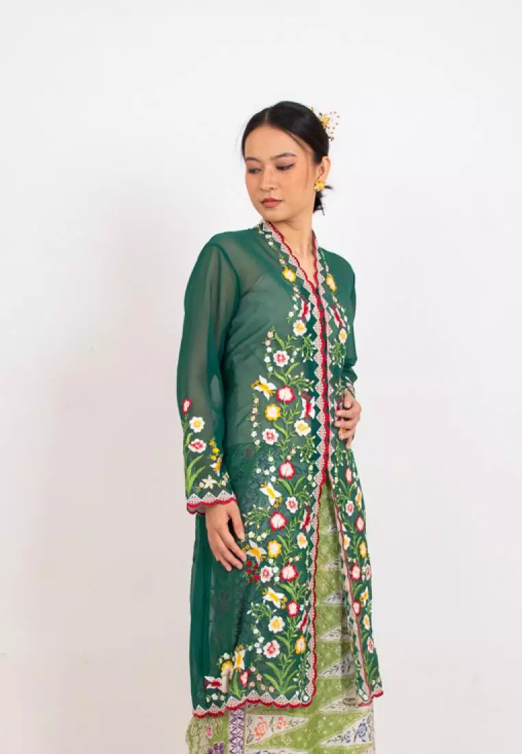 Jual Soraya Kebaya Long Kebaya Full Embroidery Original 2024 | ZALORA ...