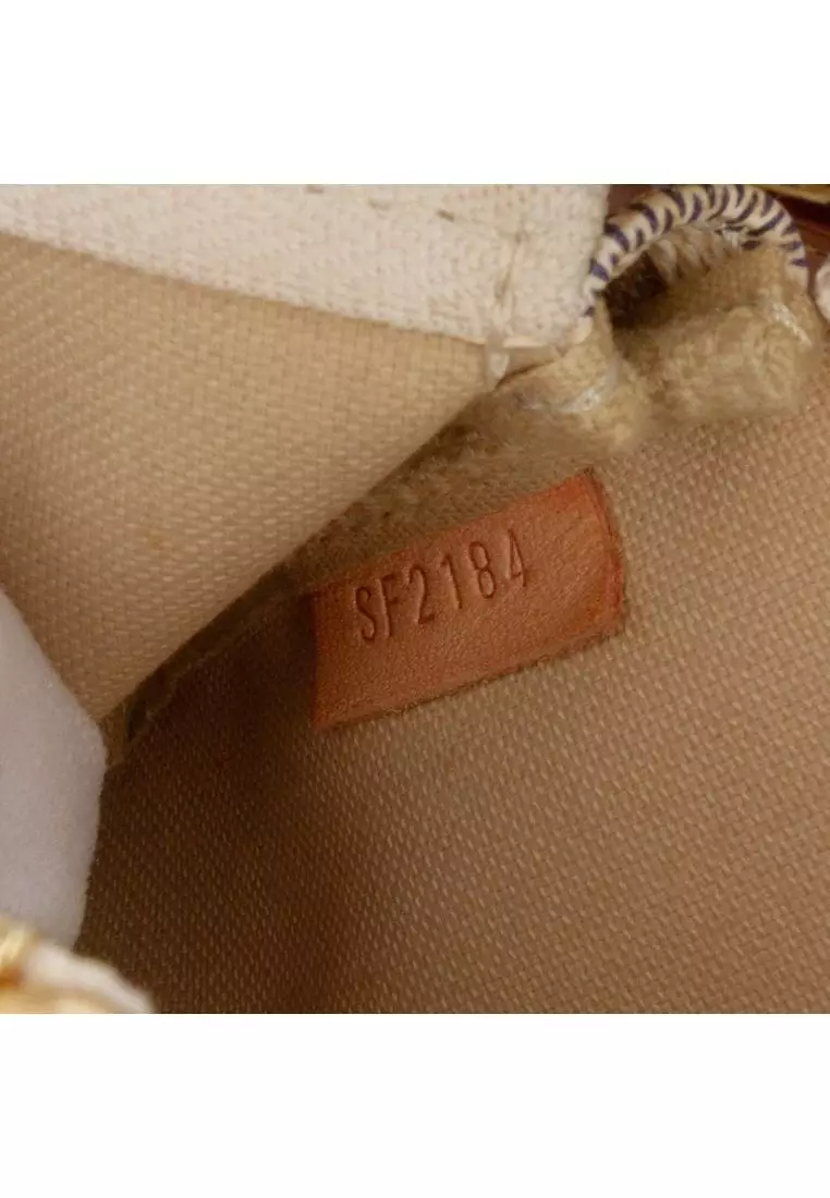 網上選購 Louis Vuitton 心愛的 Louis Vuitton Damier Azur 迷你手拿包配件 2025 系列 | ZALORA香港