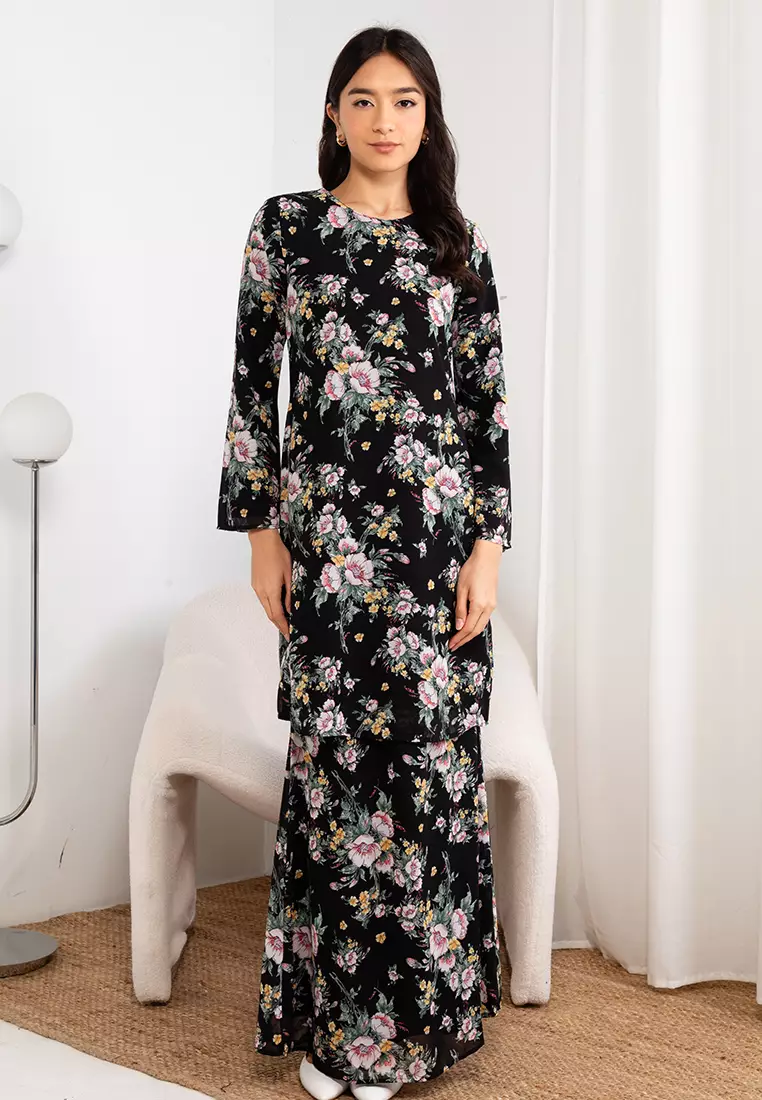 Buy Era Maya Full Bloom Floral Baju Kurung Moden Chiffon in Black ...