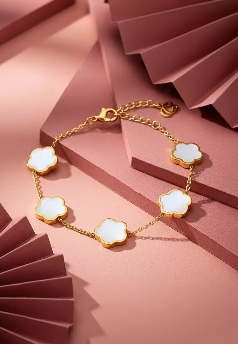 Buy CELOVIS Peachbloom "桃花" Mother of Pearl 5-Flower Charms Bracelet in ...