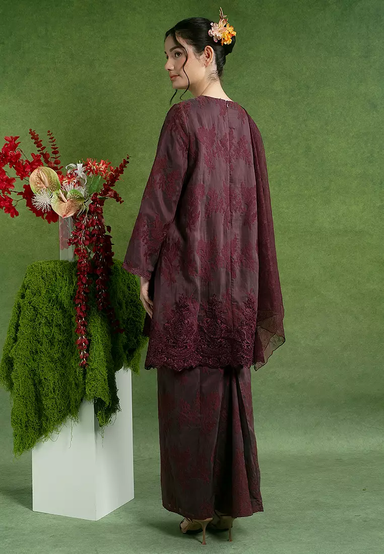 Buy Lubna Marina Kurung Labuh Set with Selendang Online | ZALORA Malaysia