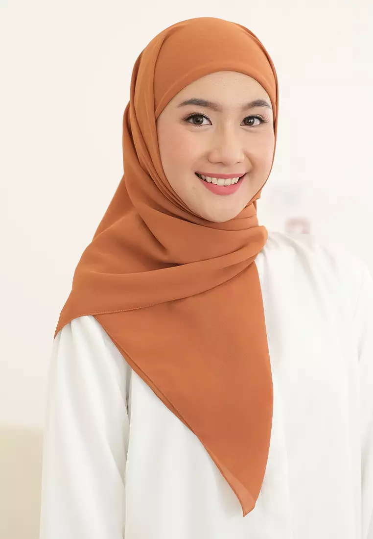 Jual Lozy Hijab Bawal Inner Square Cinnamon Original 2024 | ZALORA ...