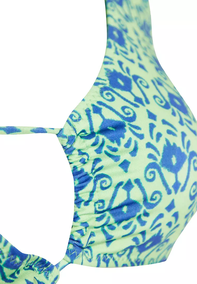 Jual Trendyol Pattern Bikini Top with Cutout Original 2024 | ZALORA ...