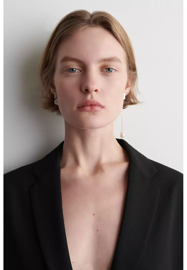 Buy COS MISMATCHED RECTANGULAR PEARL DROP EARRINGS 2025 Online | ZALORA ...