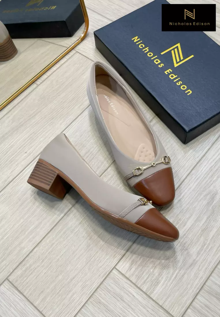 Jual NICHOLAS EDISON Heels Camille Khaki Original 2026 | ZALORA Indonesia