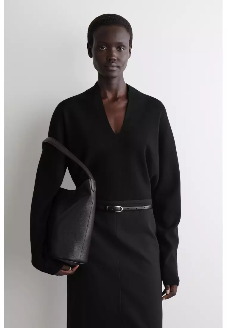Buy COS DRAPED MERINO WOOL V-NECK JUMPER 2025 Online | ZALORA Philippines