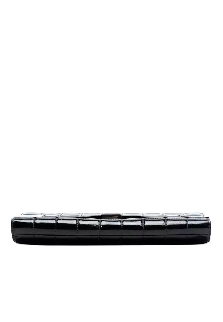 Buy CHANEL Pre-Loved Chanel Cc Chocolate Bar Patent Clutch On Chain ...