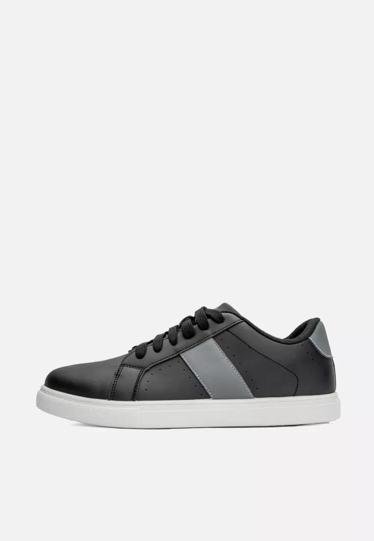 Buy ONE UP Pinnacle Men's Lifestyle Classic Shoes 2025 Online | ZALORA ...
