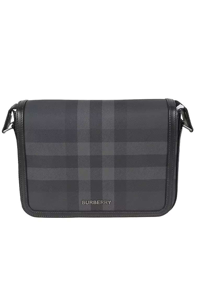 Burberry messenger bag store