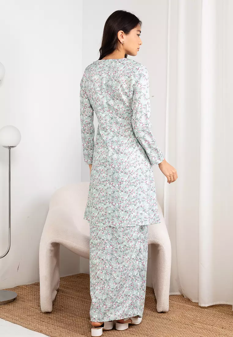 Buy Era Maya Cherry Blossom Sage Green Baju Kurung Pahang Kain Lipat ...