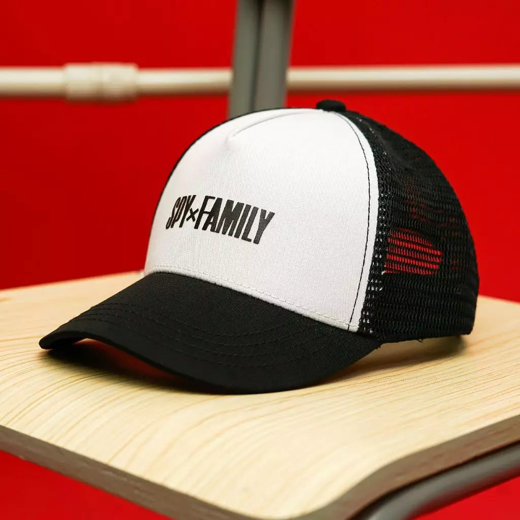 Jual Cressida Cressida X Spyxfamily Two Tone Trucker Cap - KC6B15G004H3 ...