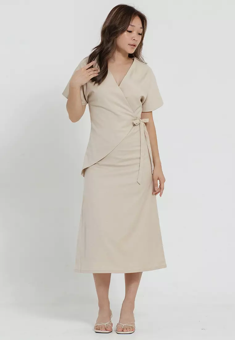Jual Cloth Inc Linea Overlap Tie Dress in Creme Original 2025 | ZALORA ...