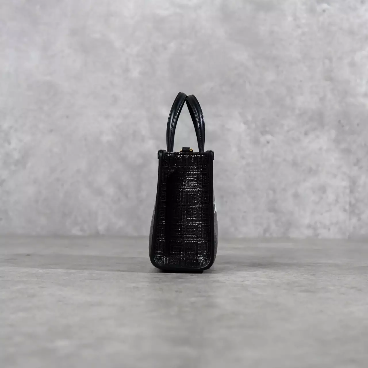 Jual Givenchy Tas GIVENCHY 4G PATTERN WHITE BLACK MINI TOTE BAG WITH ...