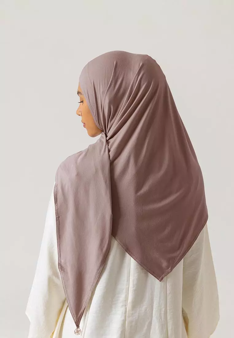 Jual Riamiranda ZALORAYA Ria Miranda Sand Beige Buchra Hijab Instan ...