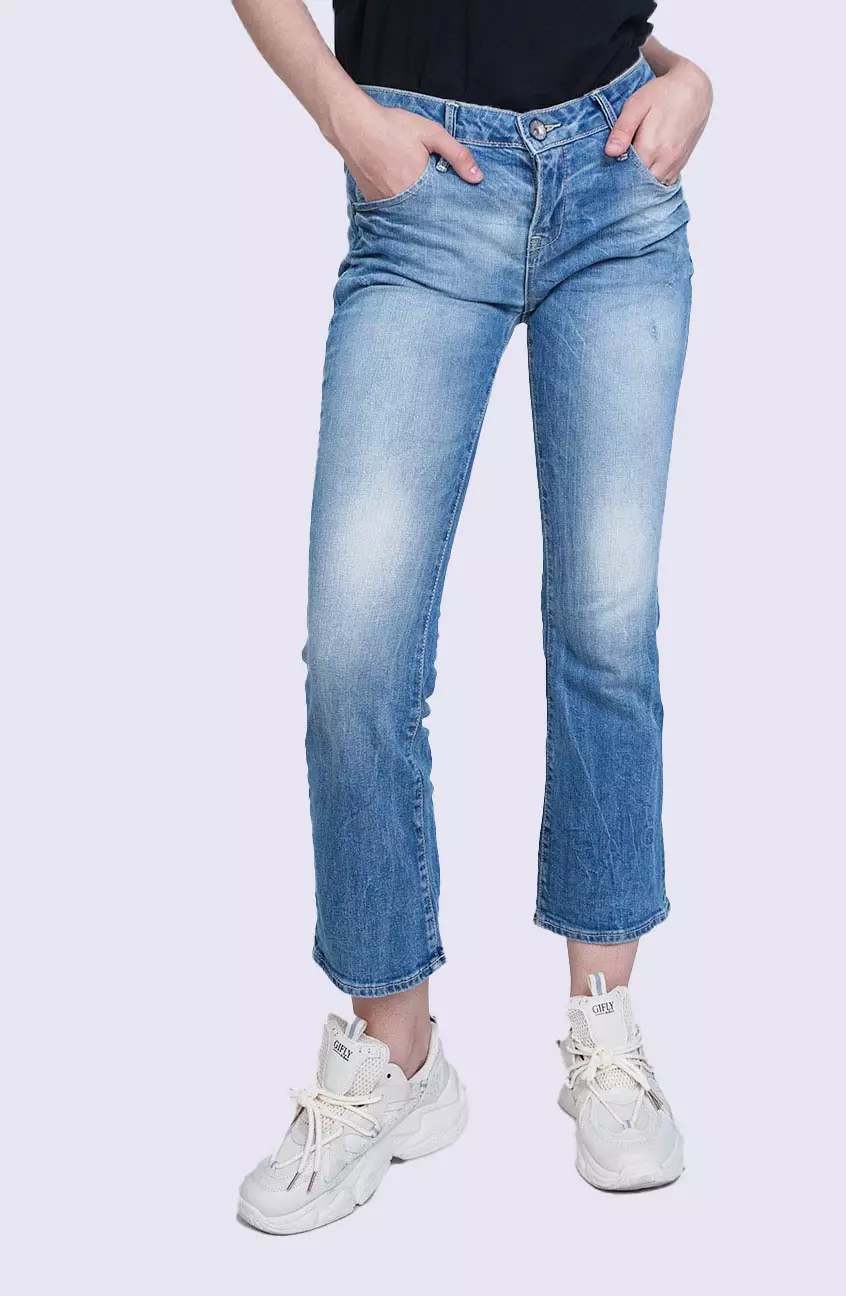 LOGO JEANS Original Official Store di ZALORA Indonesia