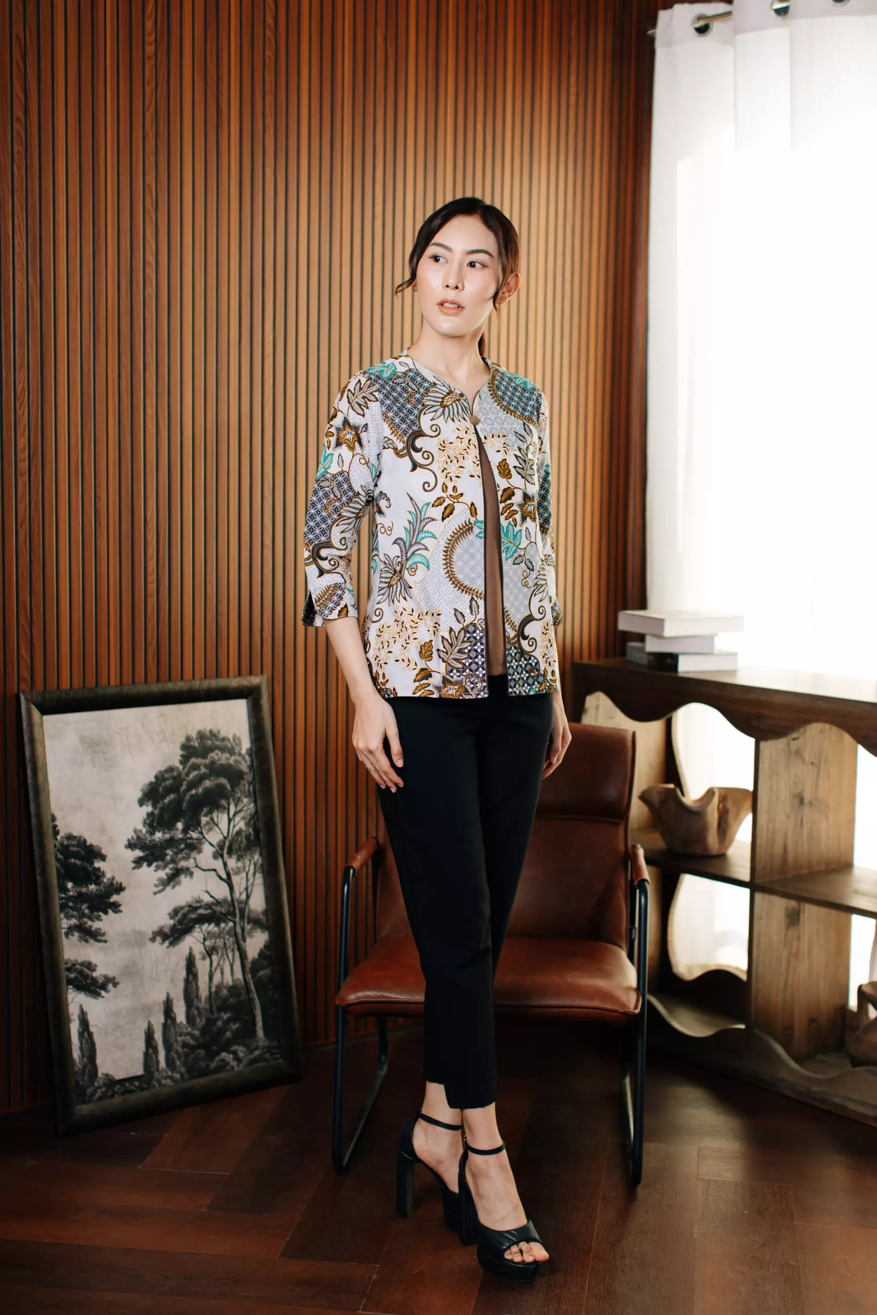 Jual Batik Adyatma Adyatma Lavina White Blouse Batik Wanita Katun ...