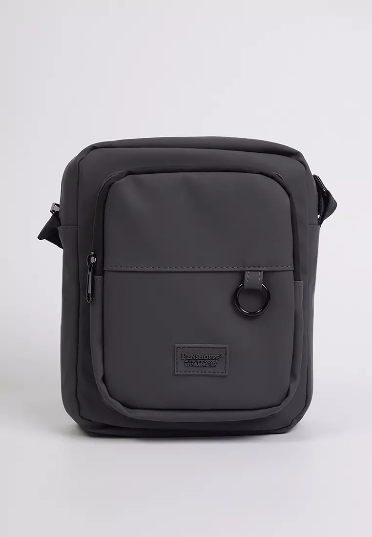 線上選購 Penshoppe Regular Sling Bag with Metal Branding | ZALORA 台灣