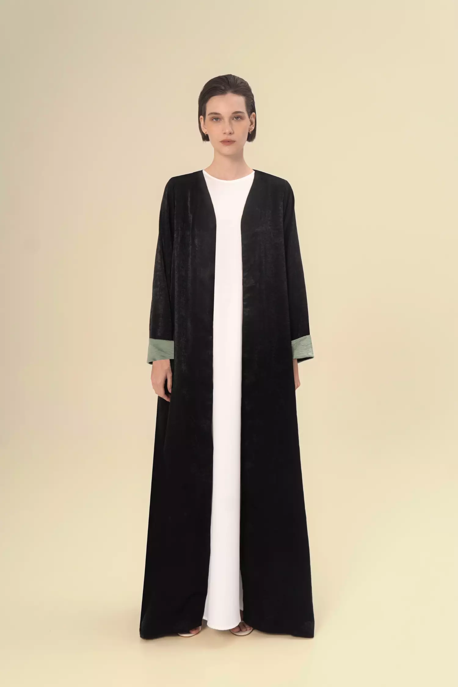Jual Demure & Co DEMURE&CO - DESSENTIALS ESHMA OPEN ABAYA SET ...