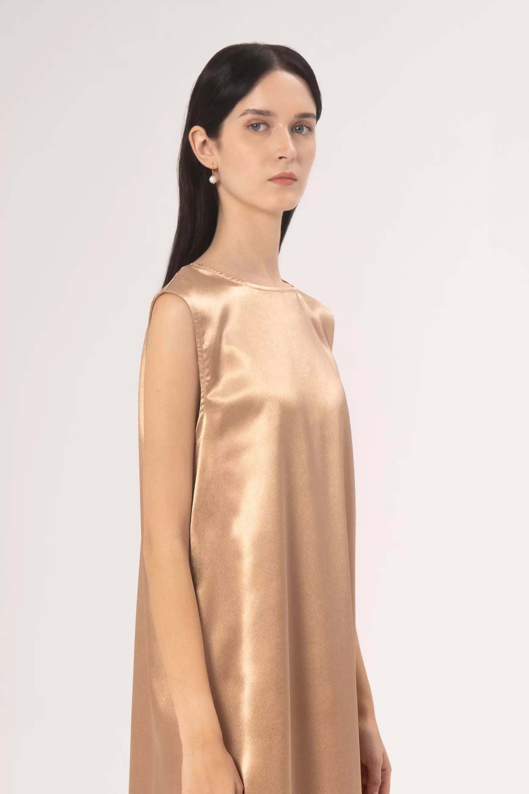 Jual Demure & Co DEMURE&CO - KHAWLA INNER DRESS IN GOLD Original 2023 ...