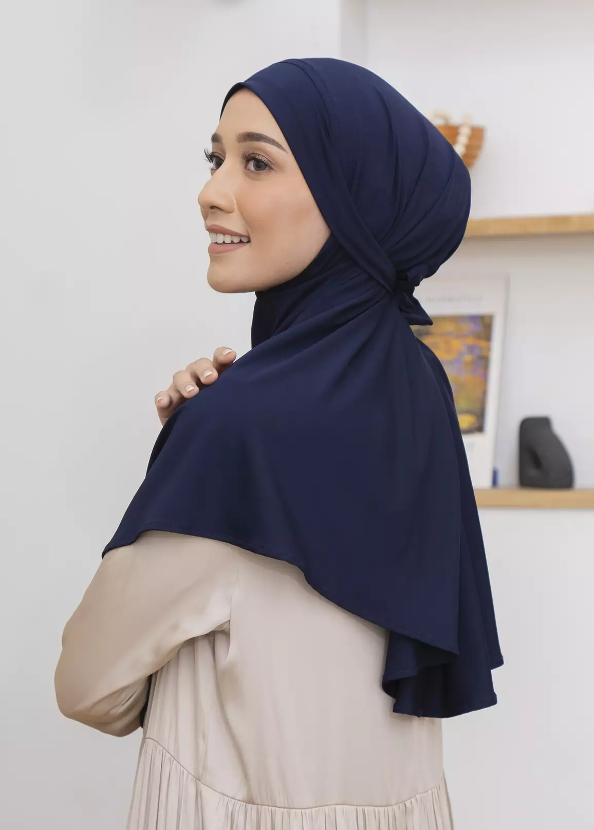 Jual Lozy Hijab Wafa Instan (French Khimar) Navy Original 2025 | ZALORA Indonesia