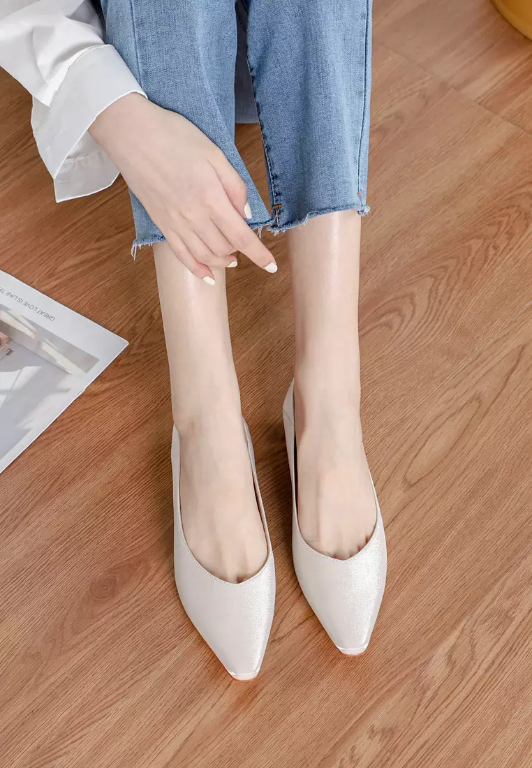 Buy Twenty Eight Shoes Satin Fabric Square Toe Pumps 2220-8 2025 Online ...