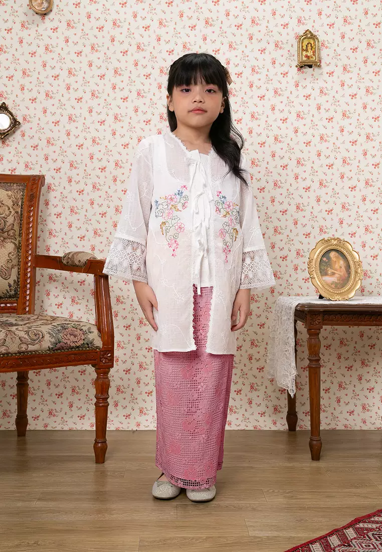Buy Lubna Kids AYANA EMBROIDERED KEBAYA SET Online | ZALORA Malaysia