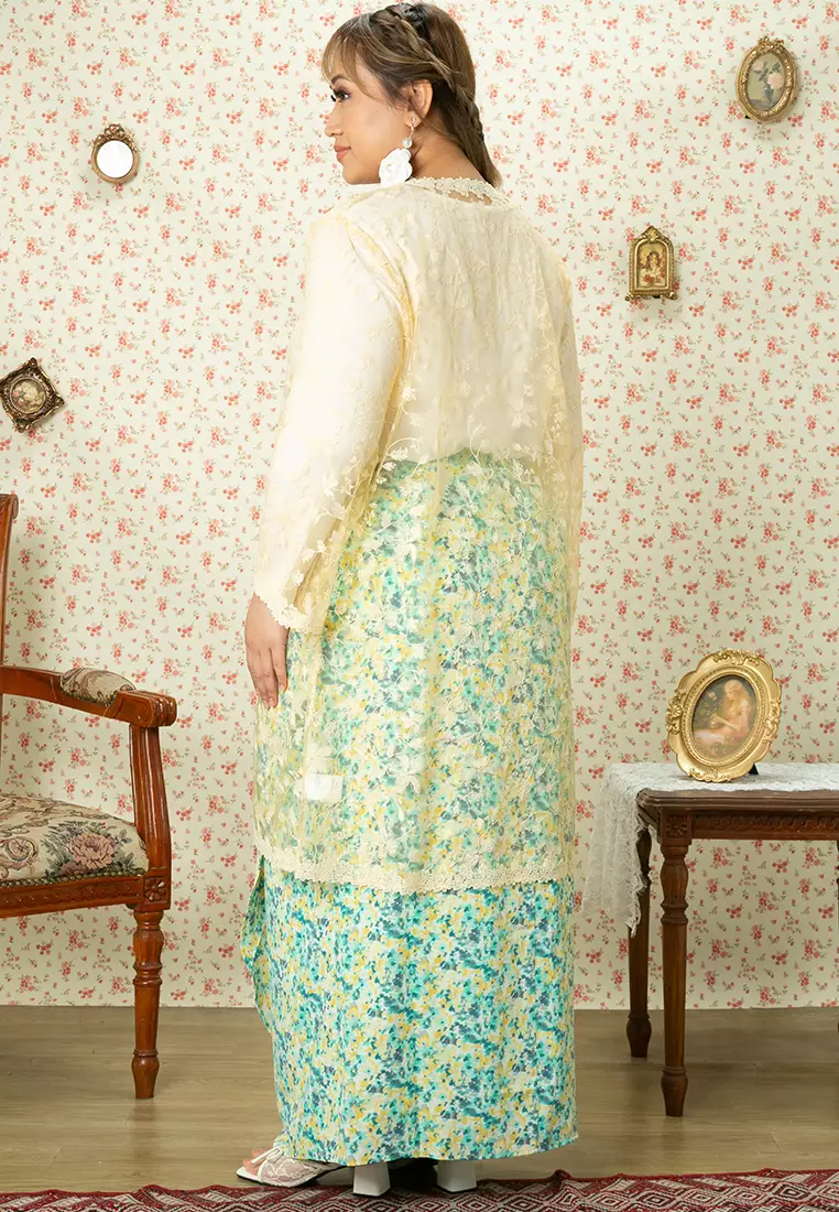 Buy Lubna AURA PLUS SIZE LONG LACE KEBAYA SET Online | ZALORA Malaysia