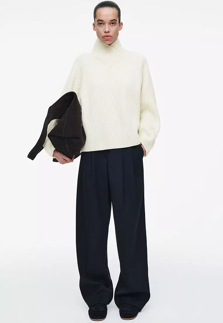 線上選購 COS Wrap-Collar Merino Wool Jumper | ZALORA 台灣