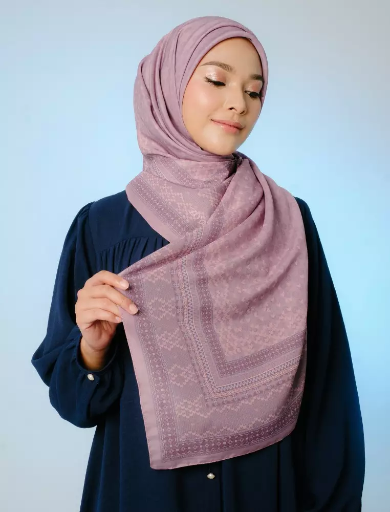 Jual ZOYA CELINDA Scarf Mauve - Kerudung Hijab Segiempat Motif With ...