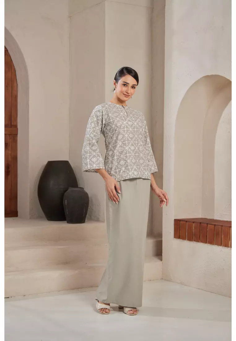 Buy Amar Amran Kurung Kedah Batik Moden Online | ZALORA Malaysia