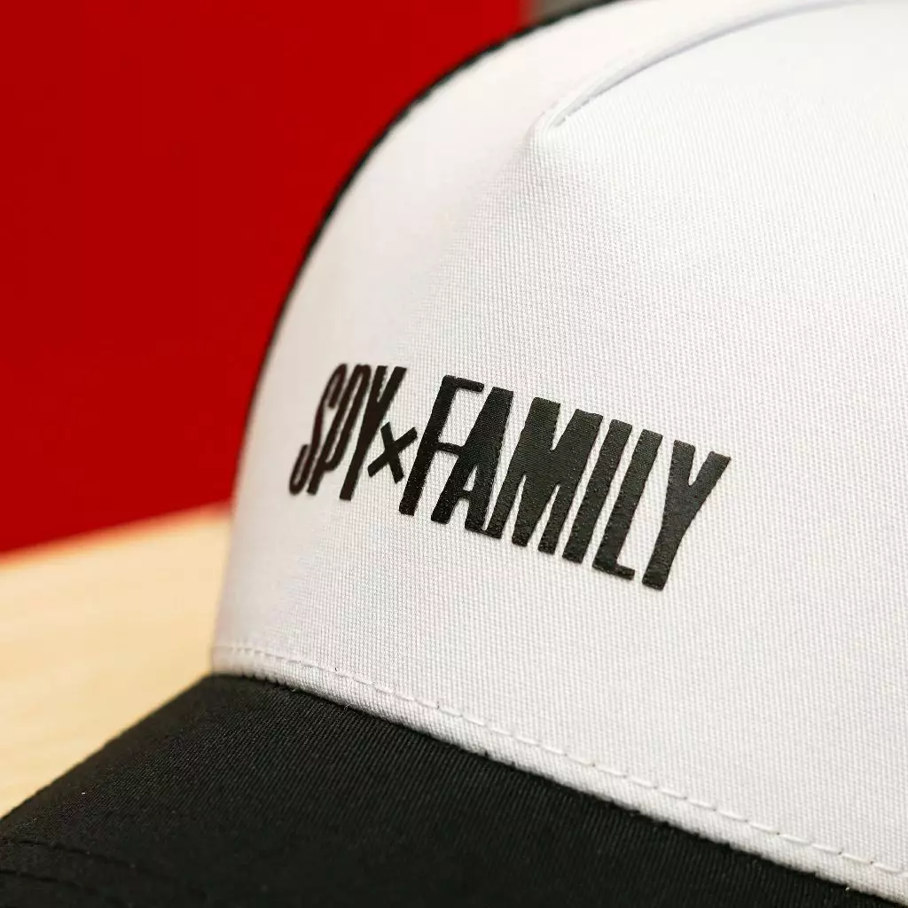 Jual Cressida Cressida X Spyxfamily Two Tone Trucker Cap - KC6B15G004H3 ...