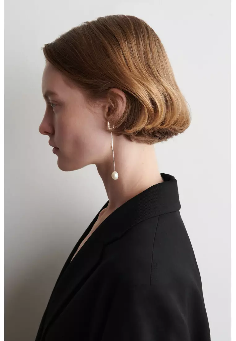 Buy COS MISMATCHED RECTANGULAR PEARL DROP EARRINGS 2025 Online | ZALORA ...
