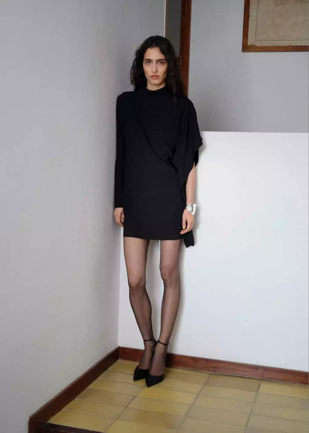 Jual Mango Gaun pendek lengan asimetris Original 2025 | ZALORA Indonesia