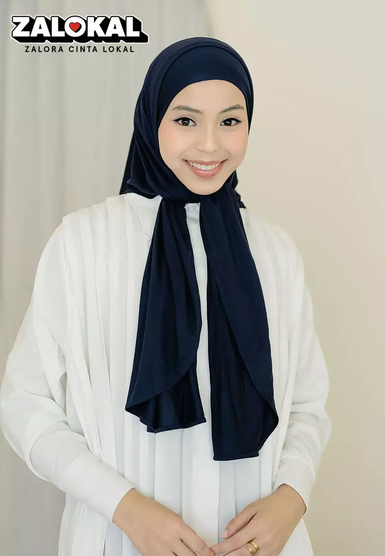 Jual Lozy Hijab Tana Oval Shawl Navy Original 2025 | ZALORA Indonesia