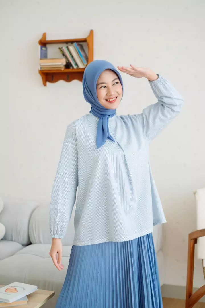 Jual ZOYA Zoya KARINA Blouse Blue - Atasan Wanita Wudhu Busui Friendly ...
